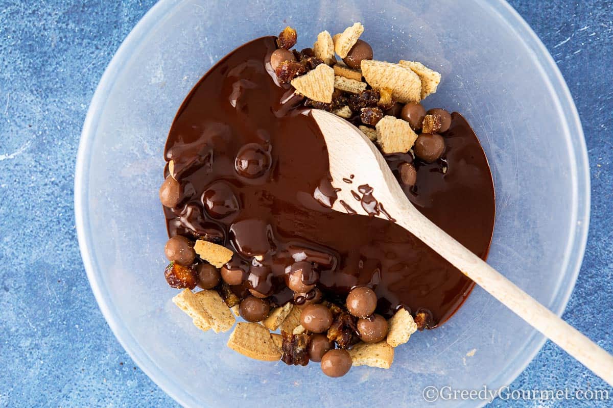 Malteser Tiffin | Greedy Gourmet
