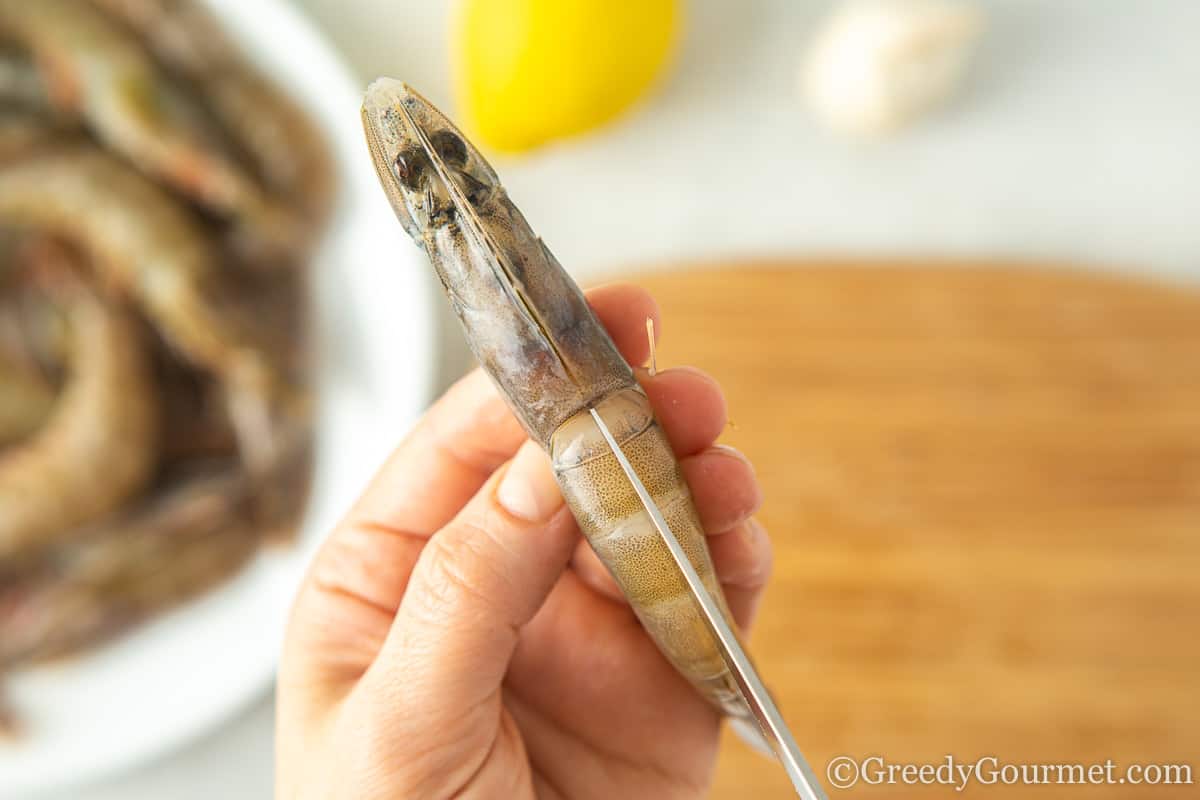 How To Devein Prawns | Greedy Gourmet