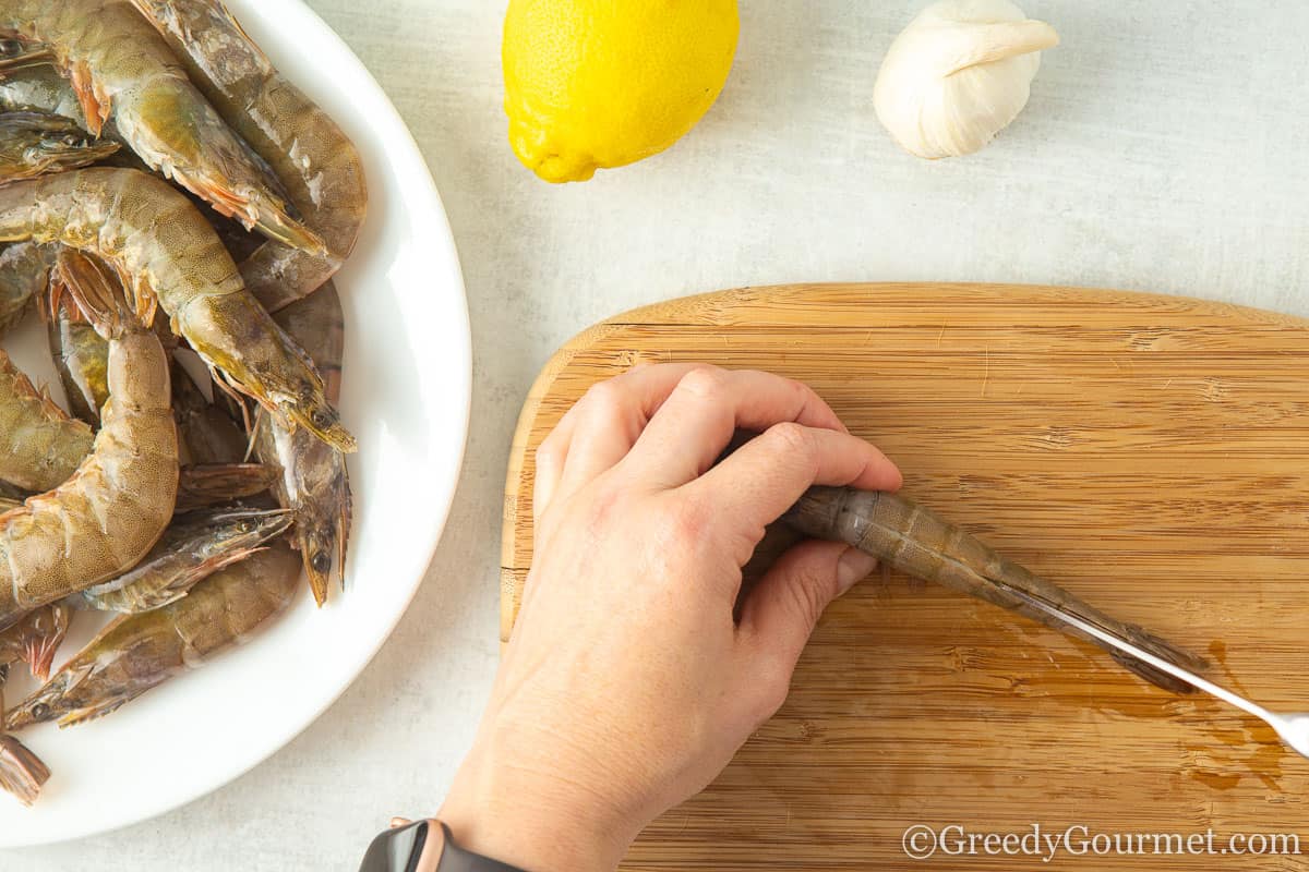 How To Devein Prawns | Greedy Gourmet